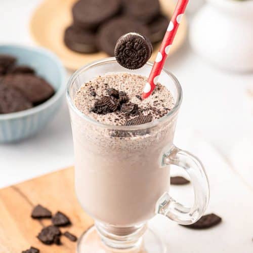 Cookies and Cream (Oreo) Milkshake - Flavor Mosaic