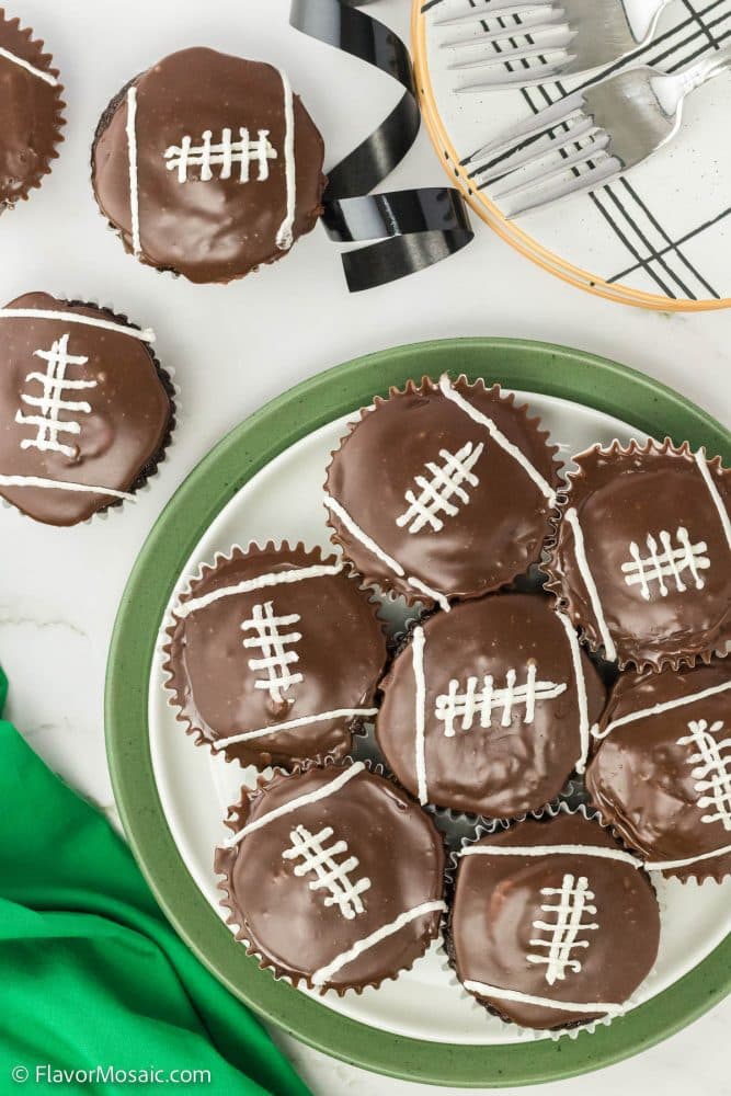 Homemade Hostess Chocolate Cupcakes - Flavor Mosaic